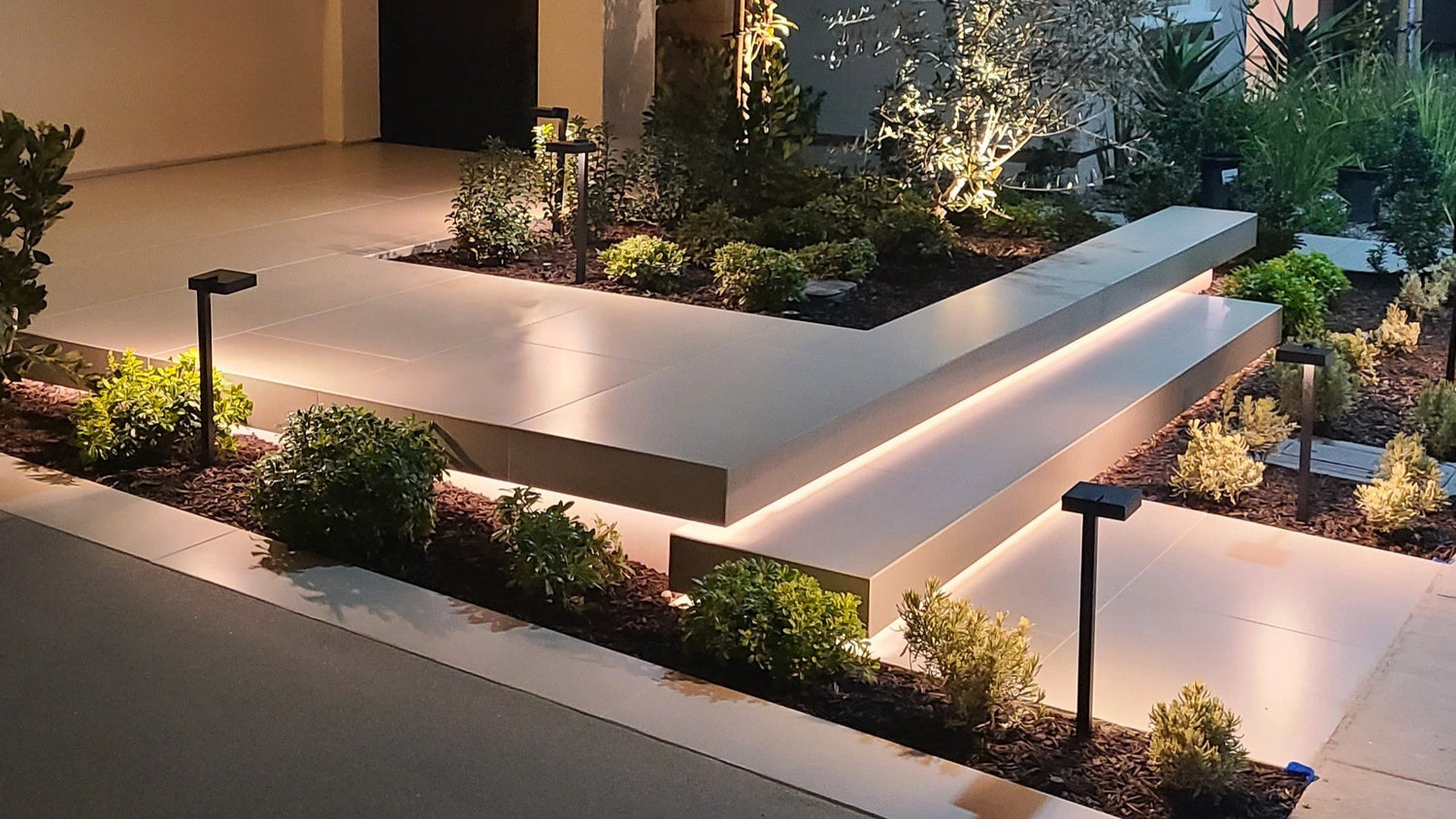 12V LED Cast Bras Premium Outdoor Landscape Lighting | Easy to Install
