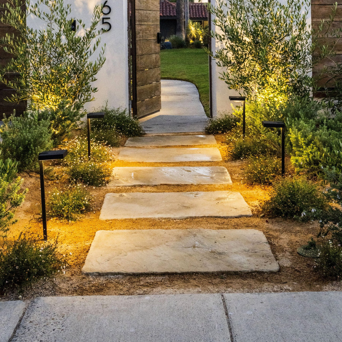 Plateau Cast Brass Contemporary Pathway Light Gun Metal Black