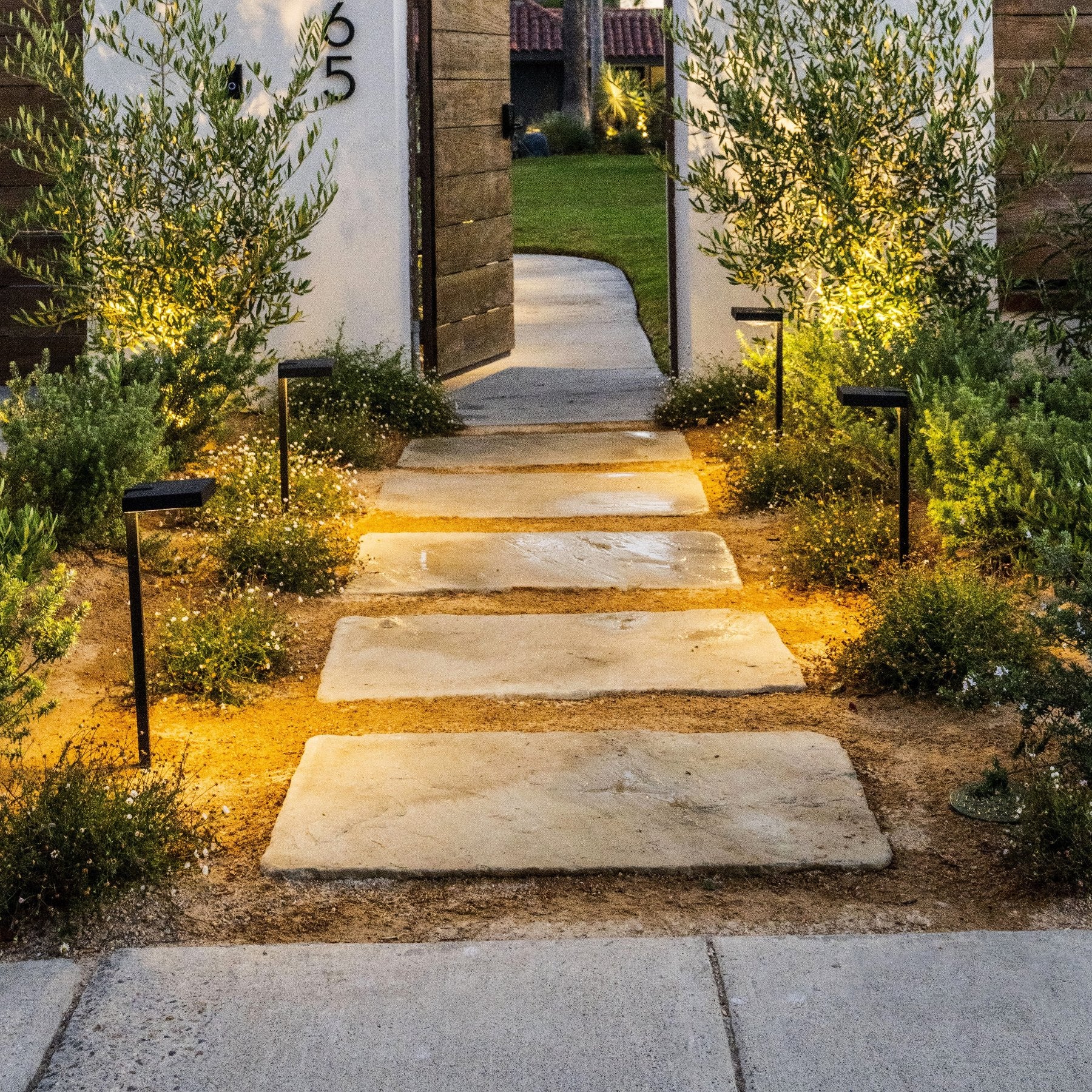 Plateau Cast Brass Contemporary Pathway Light Natural Bronze